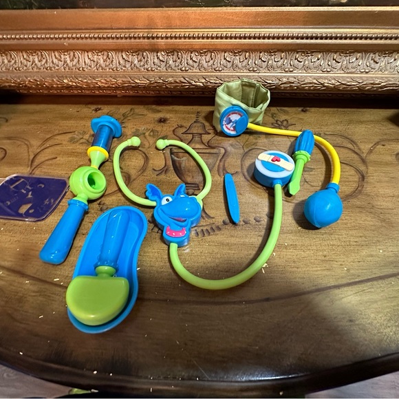 Doc McStuffins | Toys | Doc Mcstuffins Talking Stuffy Checkup Station ...